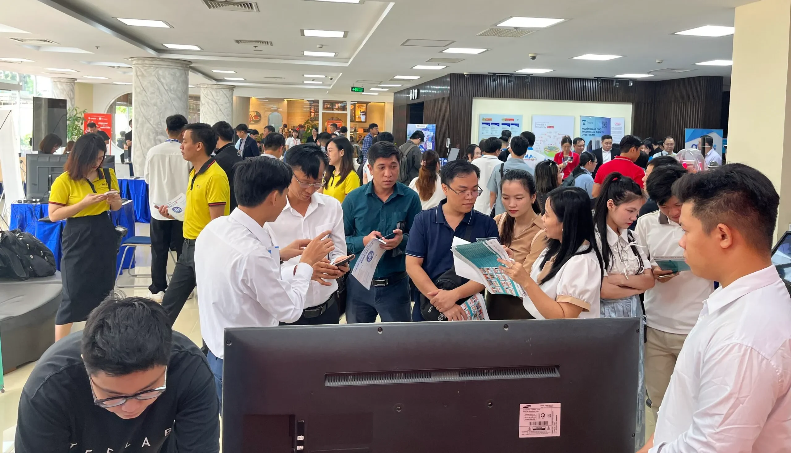 DigiTech Solutions giới thiệu Giải pháp AI tại hội thảo "Giải pháp AI ...